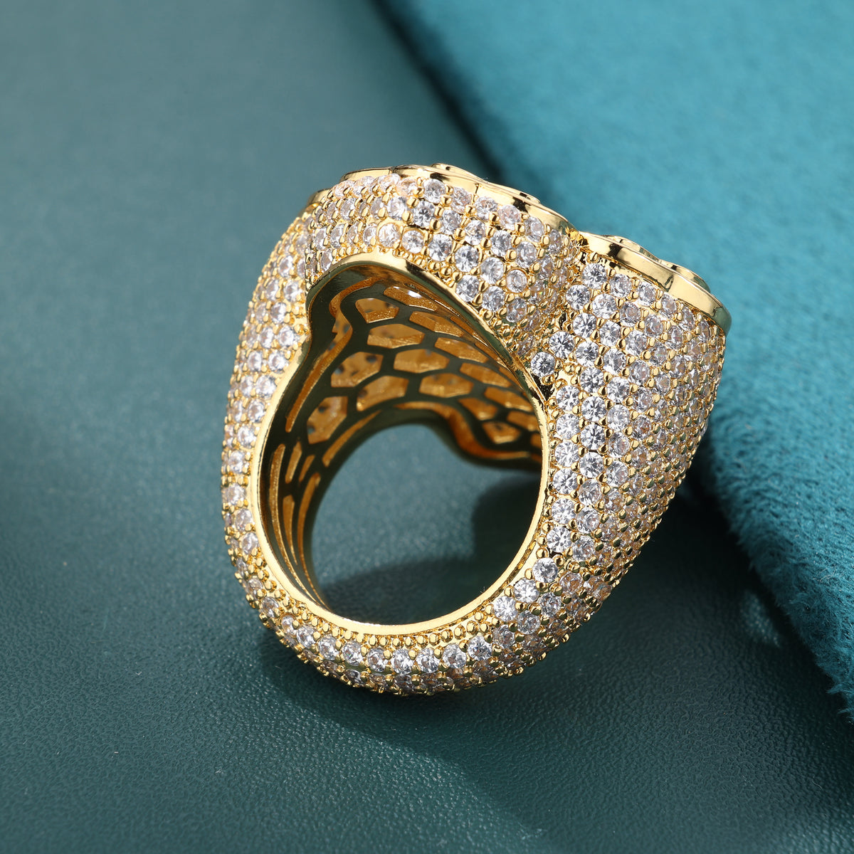 Titan Cross Ring (18K Gold) – EMPIRE HOLLYWOOD