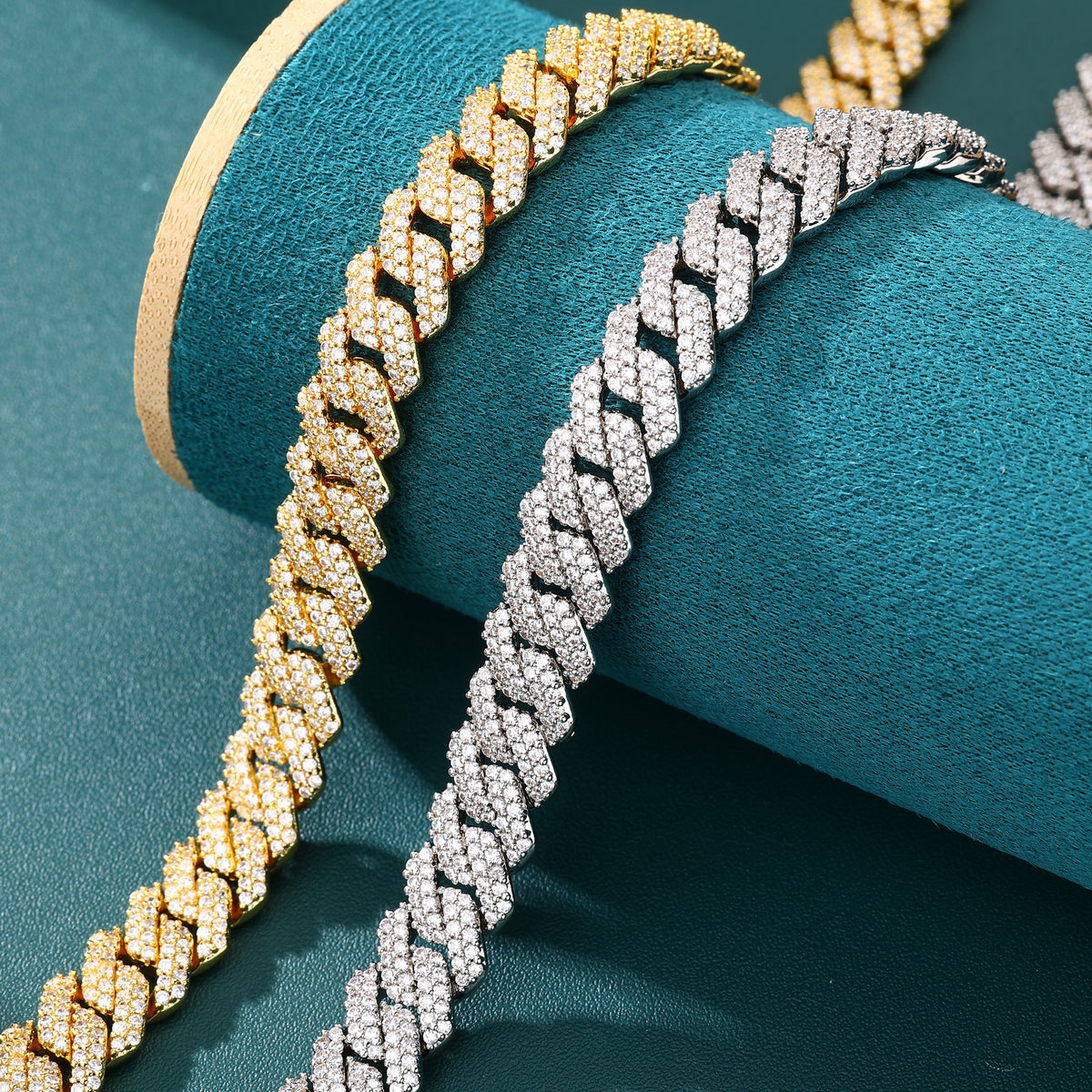 Noble Ice Cuban Bracelet -10mm (White Gold) – EMPIRE HOLLYWOOD